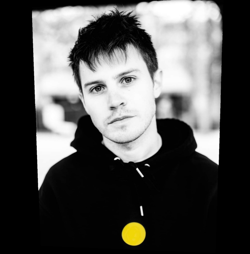 Audran : l'artiste sort une version remastérisée de « Flash